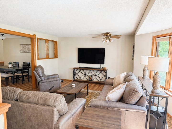 Urban Ranch Retreat
3.5 Acres, Updated - Saint Joseph, MO