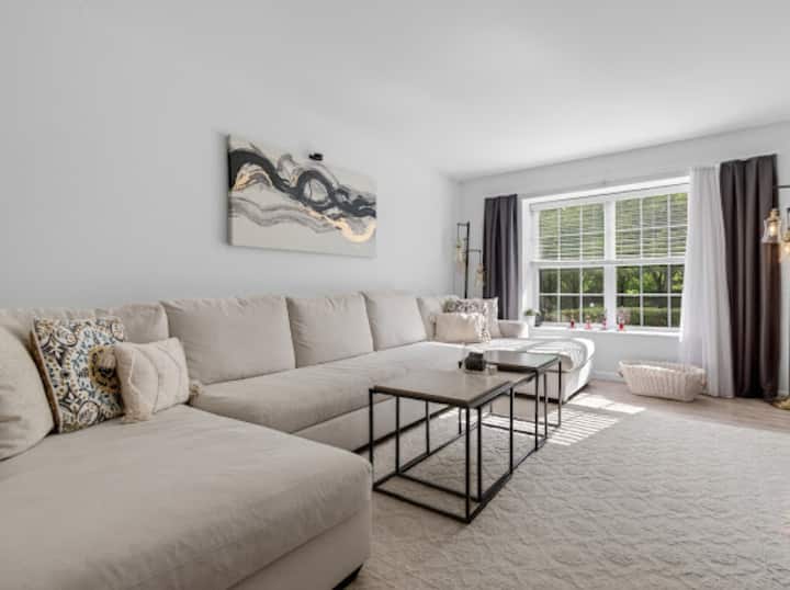 Modern Cozy 3bd 3bath
Perfect For World Cup Group! - Medford, NJ