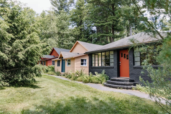 6 Cottages -Entire Camp | Firepits | Bocce | Grill - Pocono Lake