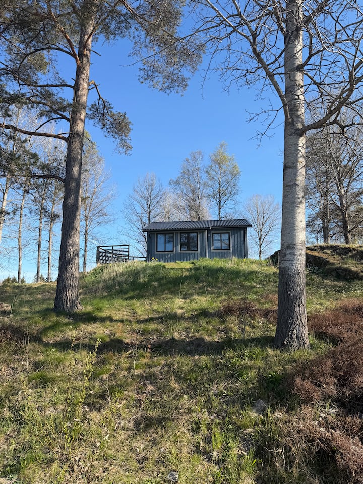 Charmig Stuga I Naturnära Dingle - Tanum