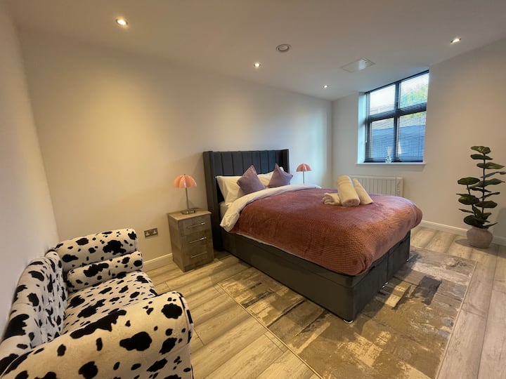 The Equinox - Two Bedroom Suite - Leicester
