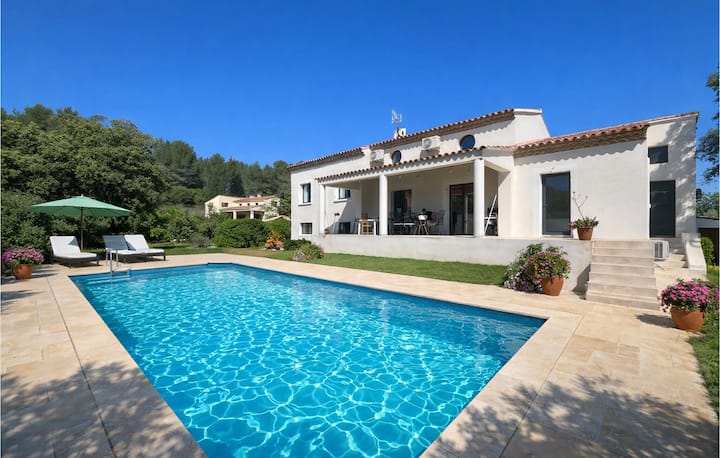 Lovely Home In Grans - Istres