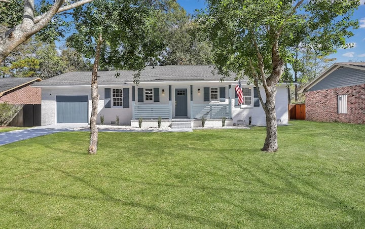 Spacious Lowcounty Charm Near Charleston & Beaches - Summerville, SC