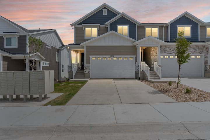 Velvet Springs Retreat | Pool+gym | Near Utah Lake - Lehi, UT
