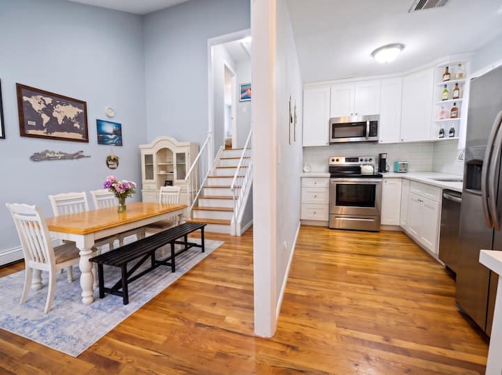 Island Retreat In Patchogue - Medford, NY