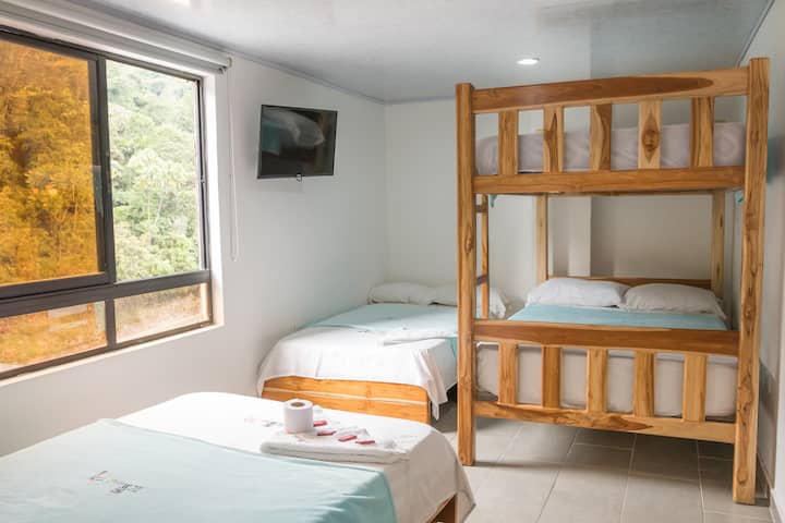 Habitacion Multifamiliar En Ecohotel El Molino - San Luis, Colombia