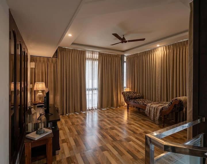 Rooms With Hall/ Kitchen Aluva- 150mts From Metro - India