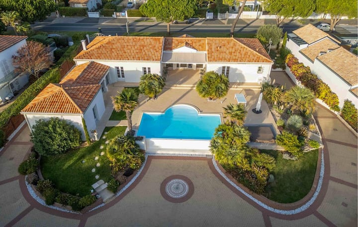 Luxueuse Villa Avec Piscine - La Palmyre