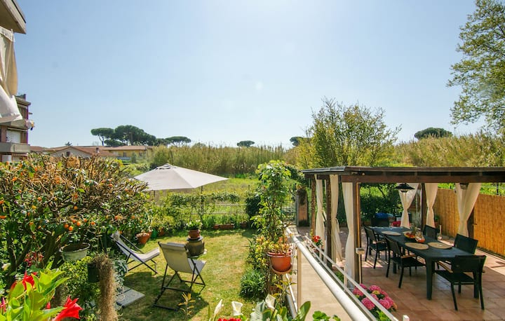 2 Bedroom Gorgeous Apartment In Marina Di Massa - Massa