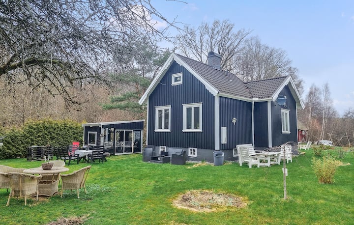 Cozy Home In Floda With Wifi - Lerum