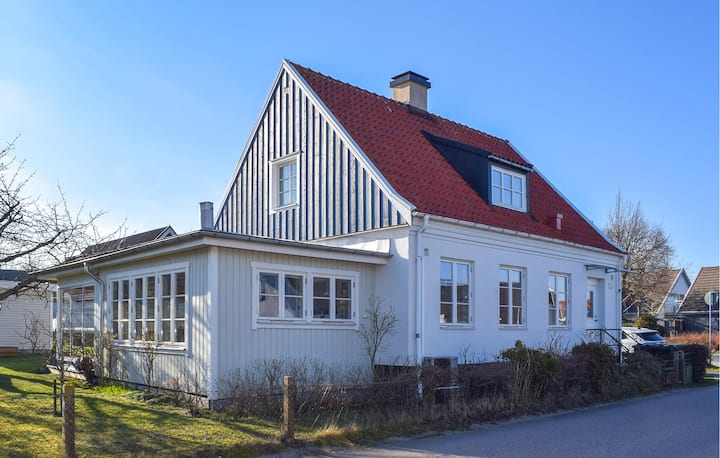 Cozy Home In Brantevik With House Sea View - Simrishamn