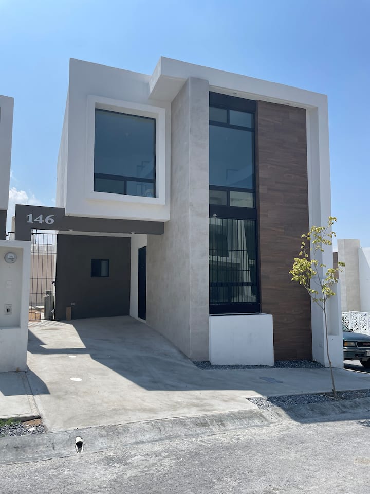 Casa En Fracc Privado Saltillo, 3 Habitaciones - Saltillo