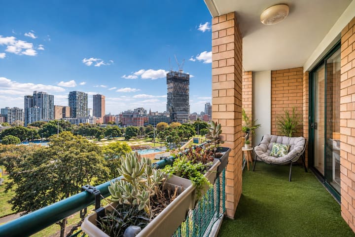 3br Park & Skyline Views | Pool | 2 Car Spaces - Surry Hills