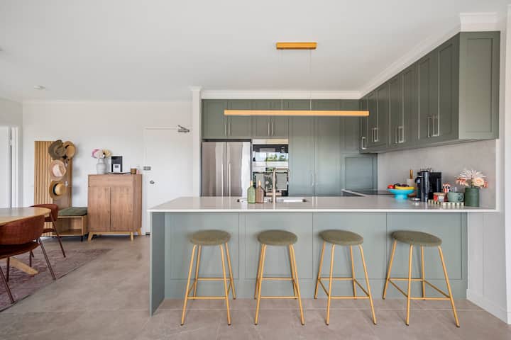 Stylish 3br | Cbd Views, Pool, Gym, 2 Free Parking - Sidney, Australia