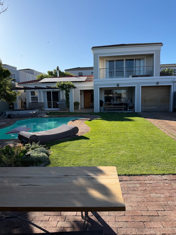 Spacious Home Close To Beach With Backup Power - Città del Capo