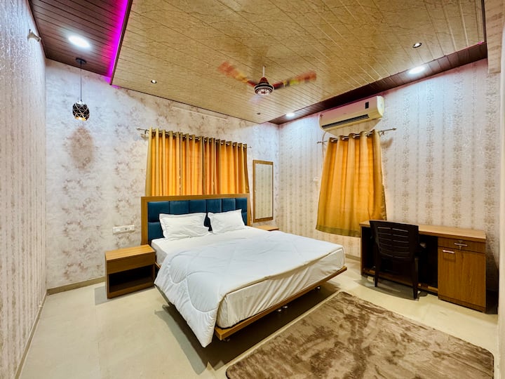 Home Away Home - Shanti Villa - Gandhinagar