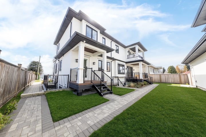 Elegant 2br Basement Suite In Burnaby - Burnaby