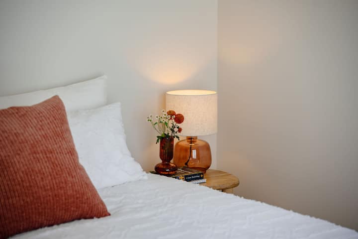 Bella Sol Raglan- New, Sunlit Home, Close To Surf - Raglan