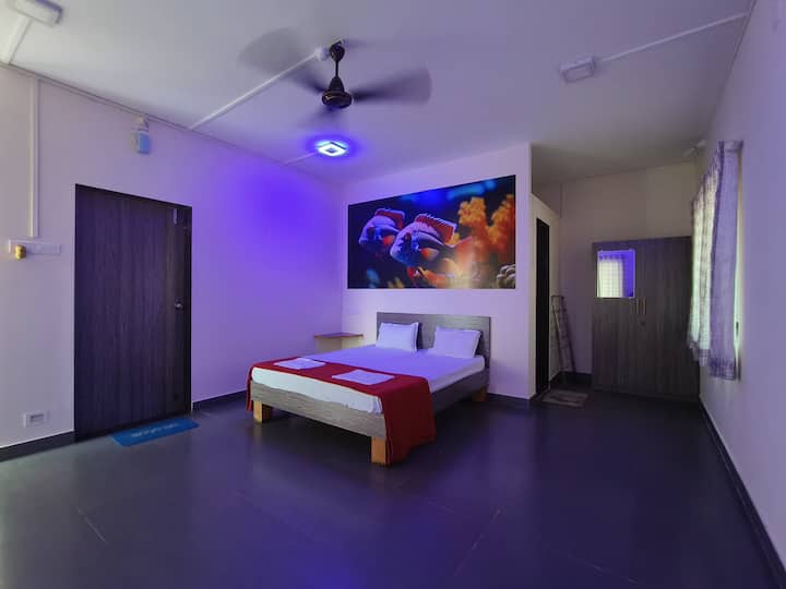 A Beach Side Stay With Enjoy Fresh Sea Food - Ratnagiri