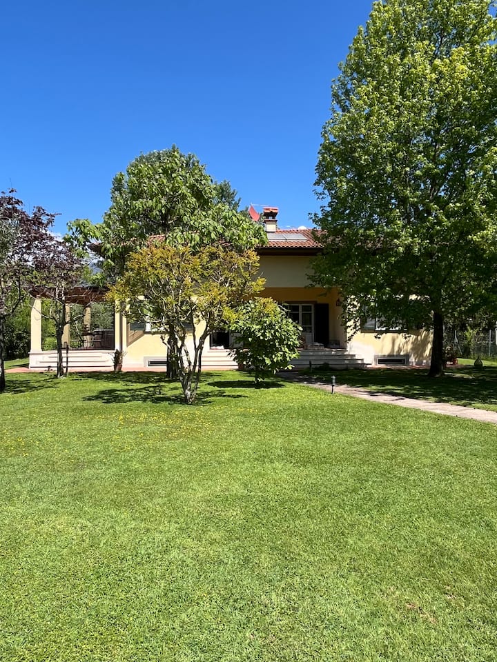 La Casa Immersa Nel Verde - Pietrasanta