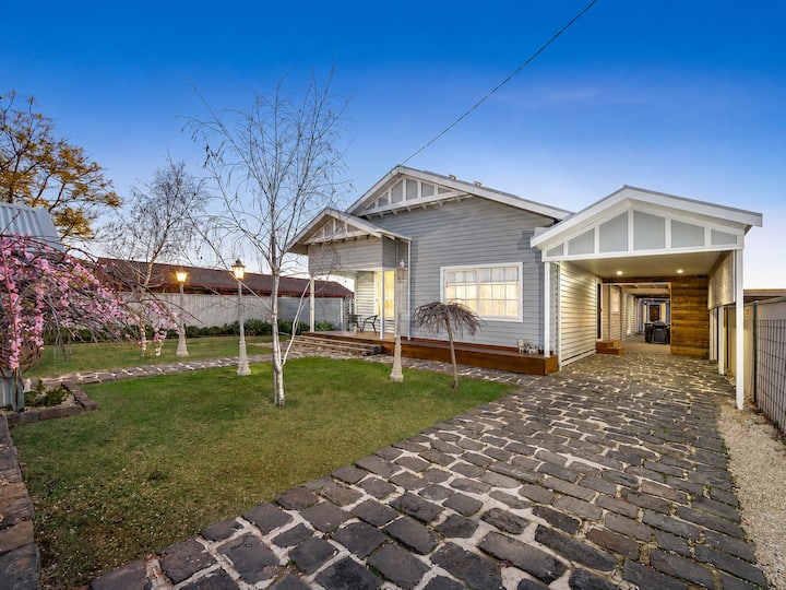 Hamptons Style Living On Maude Street - Shepparton
