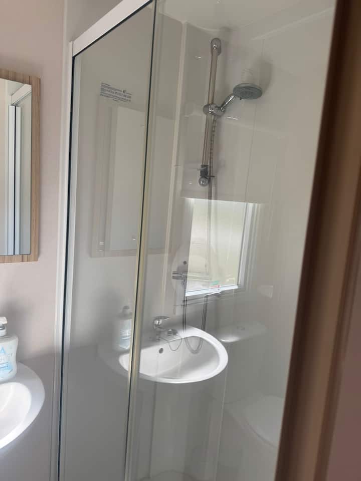Cabin Sleeps 4 With Wifi - Elgin