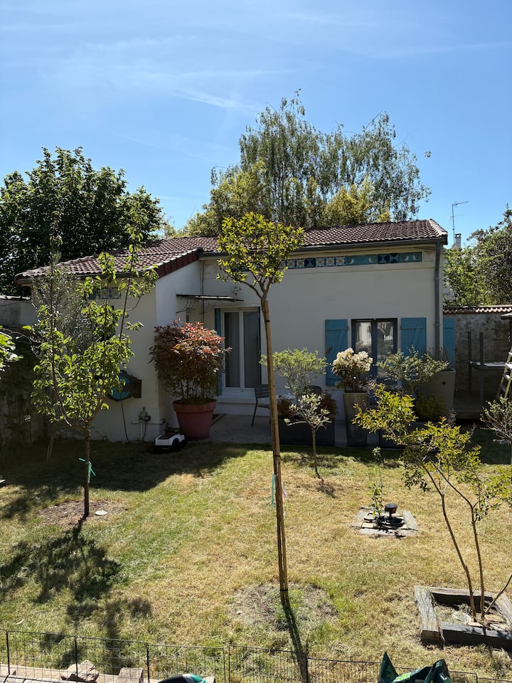 Magnifique Maison Dans Un Jardin Arboré - Saint-Maur-des-Fossés