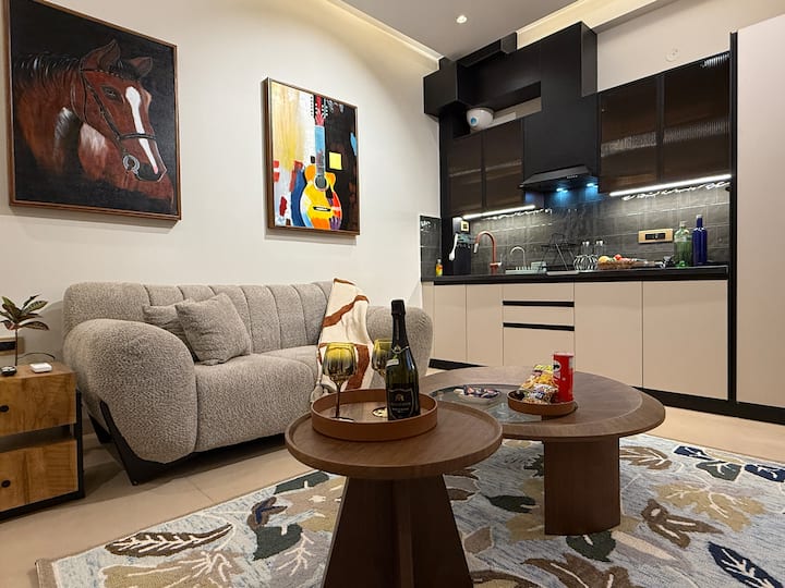 Exclusive 1 Bhk Luxury, Balcony, Tub, Work St Park - Manesar