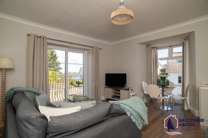 Modern Coastal Chic: Estuary Views & Parking - Salcombe