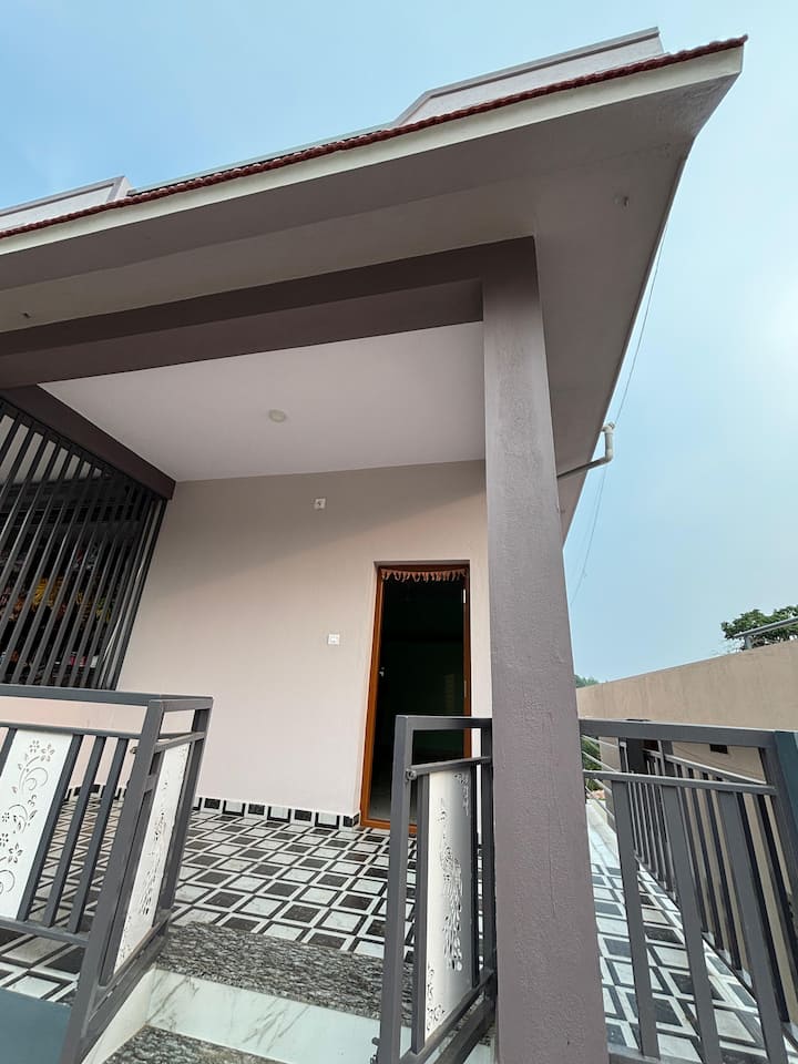 Cozy Little Home Away From Home - Sringeri