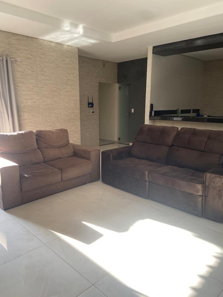 Casa Ideal Para Família Com Jardim - Rio Verde