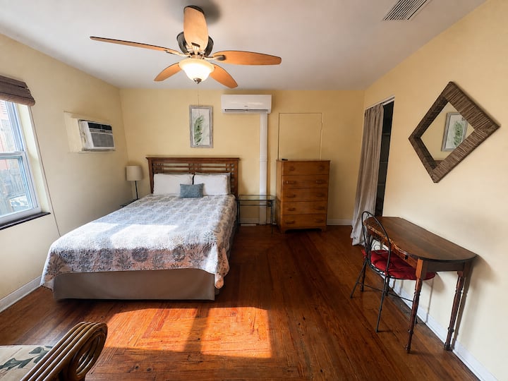Private Mother-in-law Suite In Gulfport - Gulfport, FL