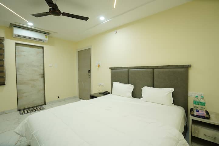 Wishotel Premier Magnet - Omkareshwar