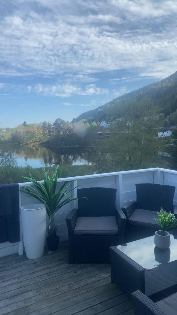 Sentral, Moderne Leilighet Med Utsikt Over Vannet - Bergen, Norway