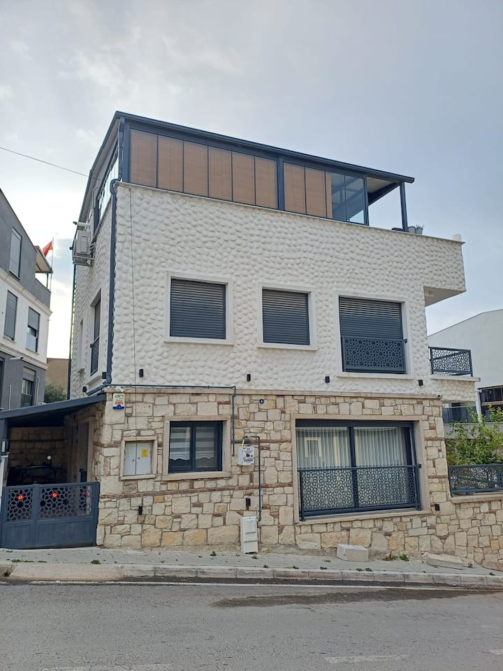 Urla Merkezde Deniz Manzaralı 3+1 Dublex Tatil Evi - Urla