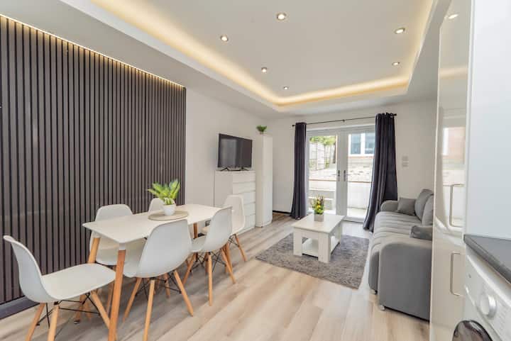 Spacious Big Group House | 6 Bed | 4 Bath | 14ppl - Banbury