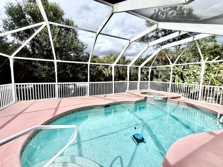 3br/ With Nice Pool Home In Heart Of Fort Myers - Fort Myers