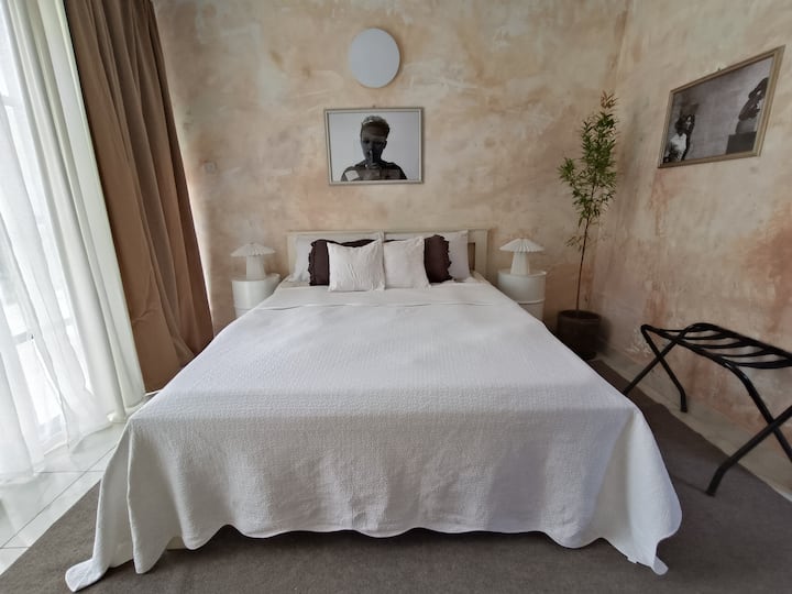 Private Guesthouse Surrounded By A Lush Garden - Kisumu