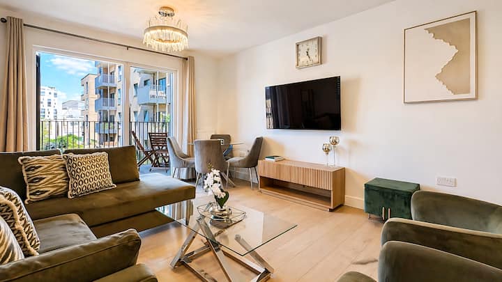 Modern 2br Flat / Balcony & Free Parking - London