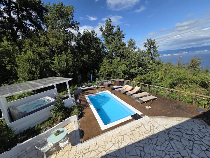 Ferienwohnung Mit Pool   Wunderschönen Meerblick - Lovran