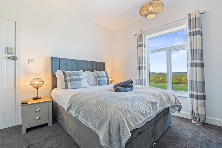 Spacious 5br House In Staveley | Wi-fi | Sleeps 10 - Chesterfield