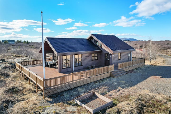 Cozy Cabin Retreat In Beautiful Icelandic Nature - Iceland