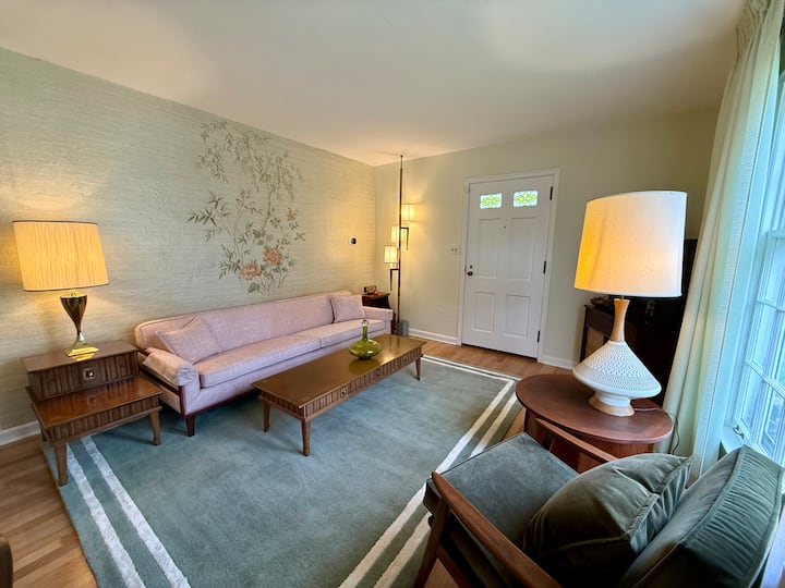 Step Back In Time- A True Vintage Experience! - Akron, OH