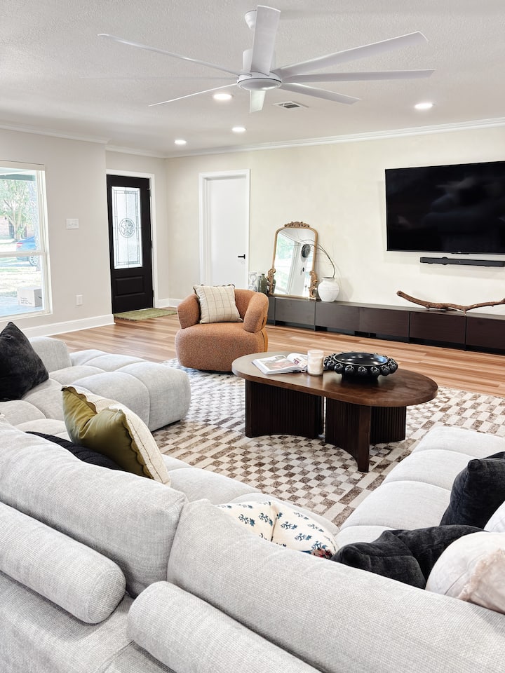 Stylish 4br Luxury Houston Getaway - Spring, TX
