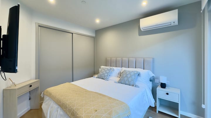 Exec Studio In Gibraltar - Gibraltar