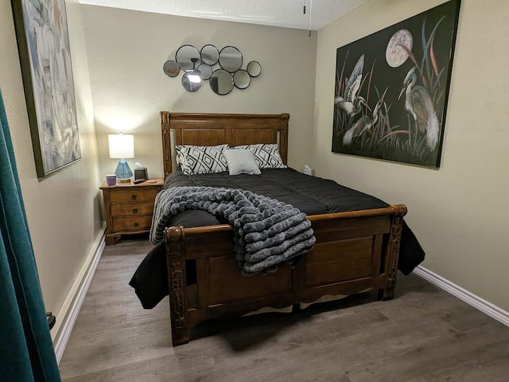 Great Apartment In Quiet Residential Neighborhood - Richardson, TX