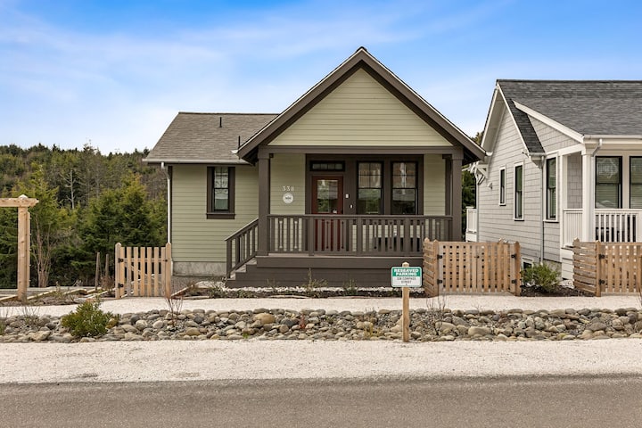 Seabrook's Dragonfly Landing: Dog Friendly! - Moclips, WA