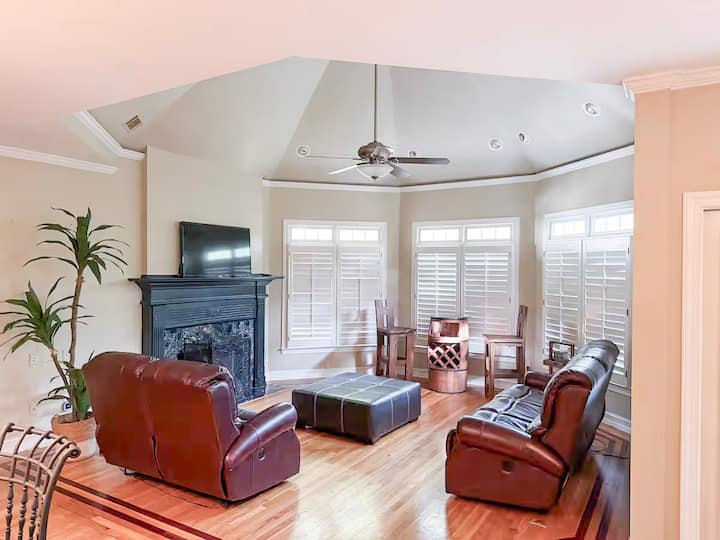 Residence At Peachtree City - Peachtree City, GA