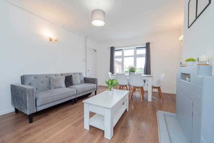 Contractor Haven | Free Parking | 5 Bed | 12ppl - Banbury
