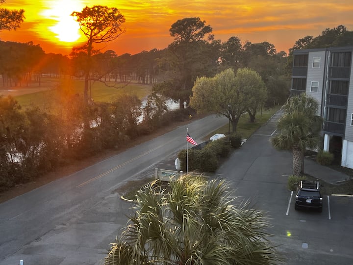 Beautiful Condo With Golf Course View! - North Myrtle Beach, SC
